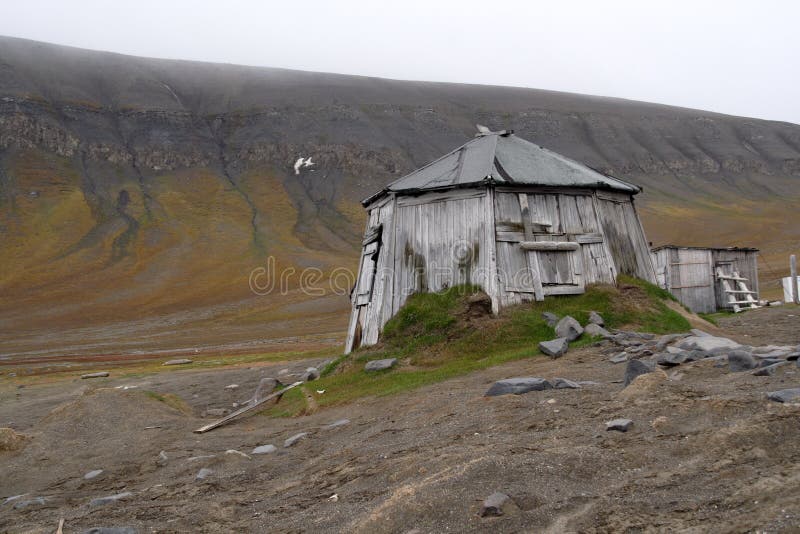 Old Trappers hut stock image. Image of trappers, arctic - 1129087