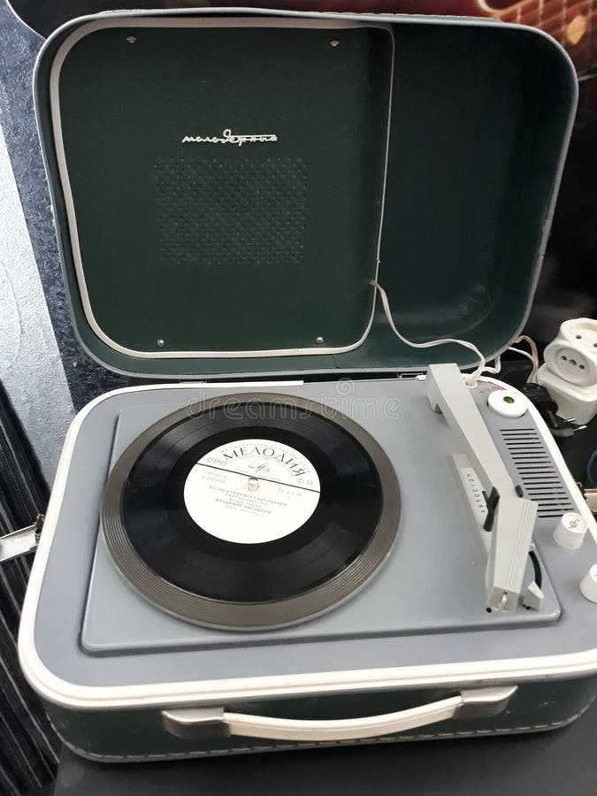 Old Turntable. Vinyl Record Editorial Image - Image of record, vinyl ...