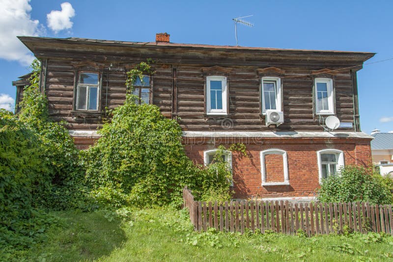 Old Two-storey House in Kolomna Kremlin Stock Photo - Image of building ...