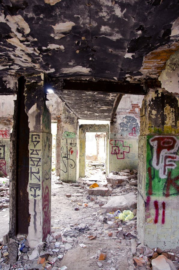 Old urban house ruins stock image. Image of urban, architecture - 24264863