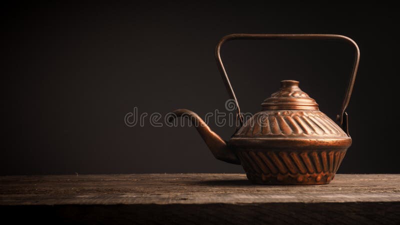 Old used copper tea pot stock image. Image of brown, cooking - 78909725