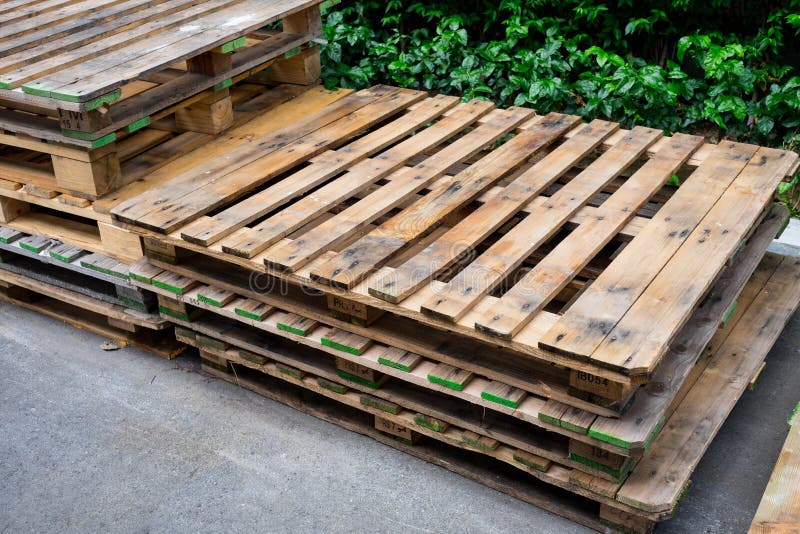 Old Used Pallets Stacking Together Stock Image - Image of transport ...
