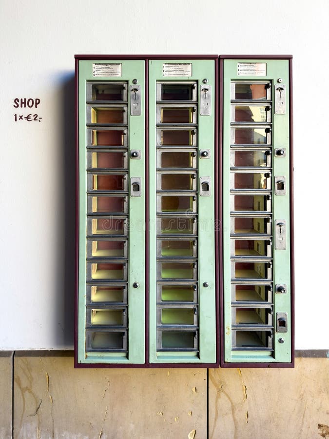 Old vending machine stock image. Image of street, coin - 310375665