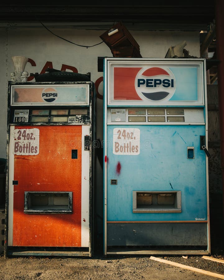 Old Vending Machines, Marion, Virginia Editorial Photo - Image of ...