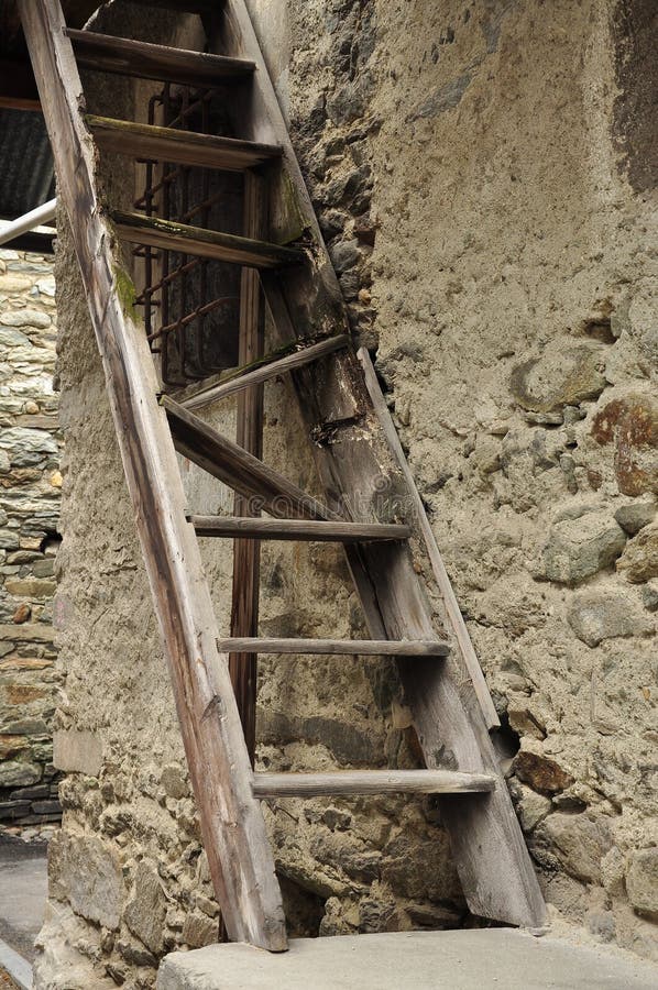 17+ Old broken ladder Free Stock Photos - StockFreeImages