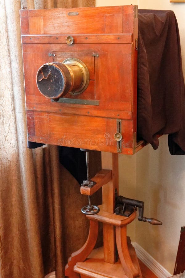 Old Vintage Camera. Shutter, Aperture. Editorial Photo - Image of glass ...