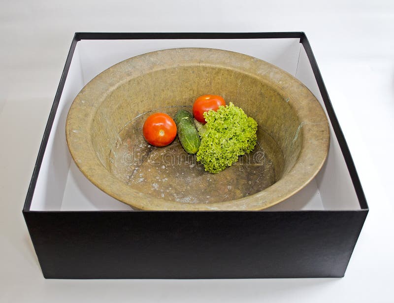 Old Vintage Cooper Round Pan in Black Box Stock Image - Image of ...