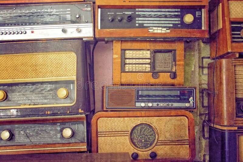 Retro TVs, Radios, Pick-ups, Old Phones, Rare Electronic Devices ...