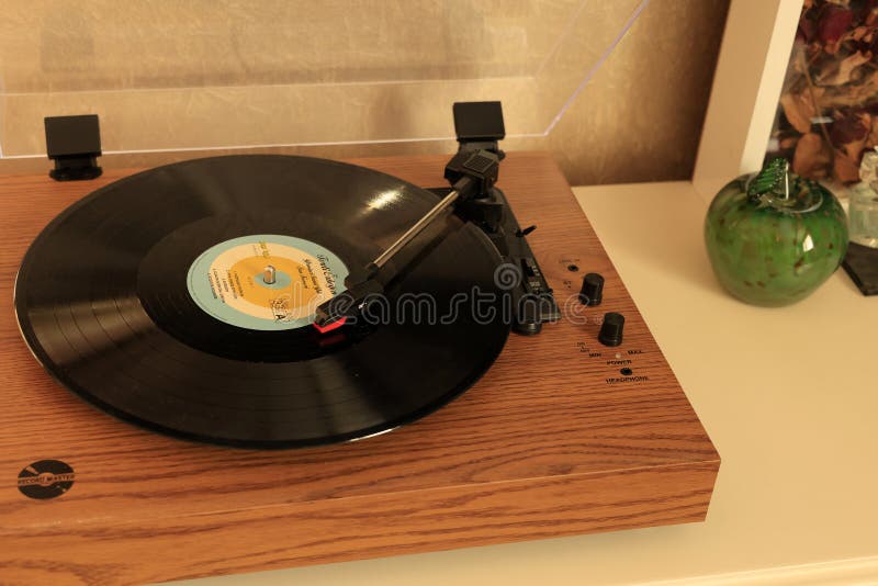 Old Vinyl Record Player on Table Editorial Photo - Image of table ...