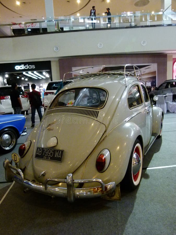 Old volkswagen editorial stock image. Image of solo, city - 65712964