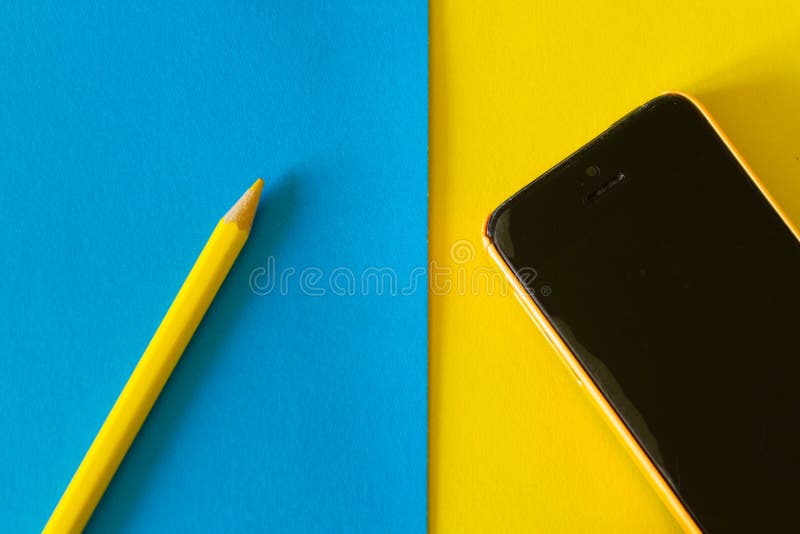 Typewriter and Laptop in Comparing between Low and High Business ...