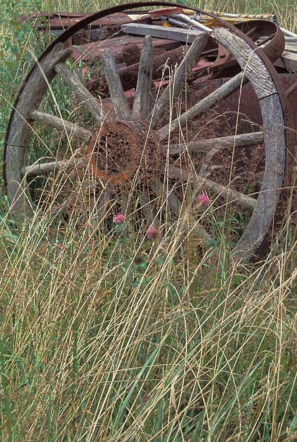 Red Wagon Wheel stock image. Image of spokes, wheel, wagon - 29214147