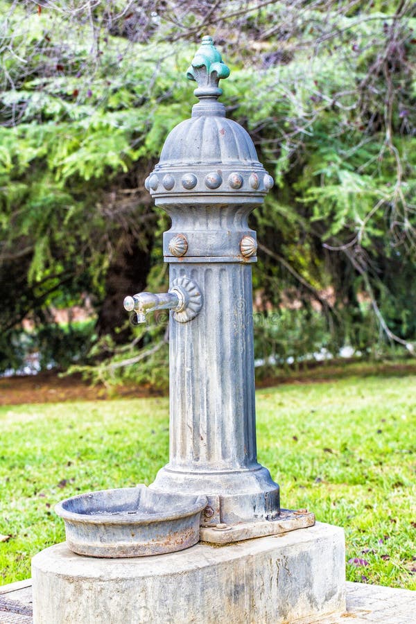 Old Water Drinking Fountain Stock Photo - Image of building, continuity ...