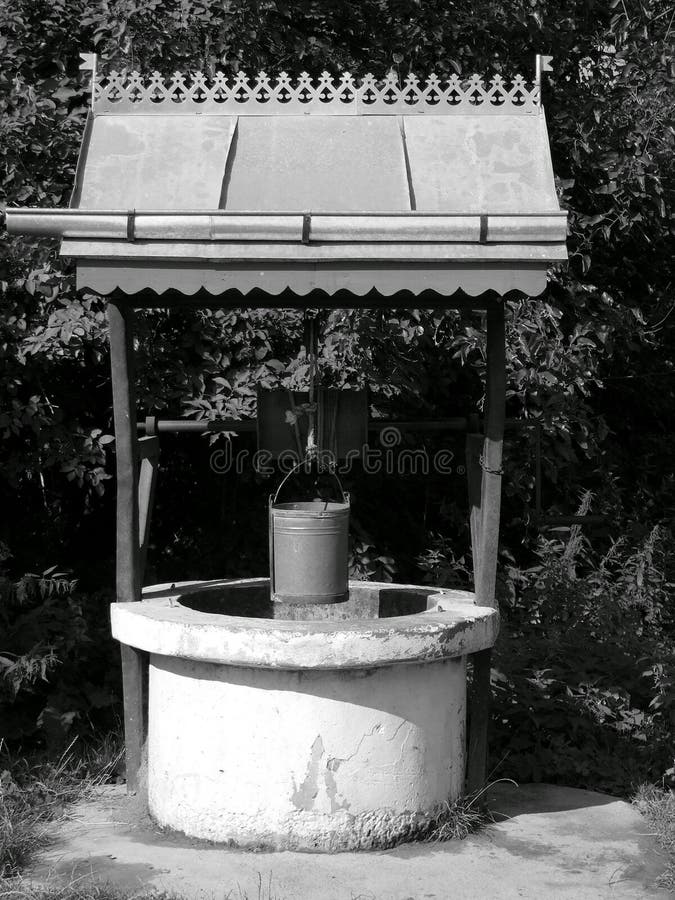 Old well stock photo. Image of water, crank, grass, handle - 13485420