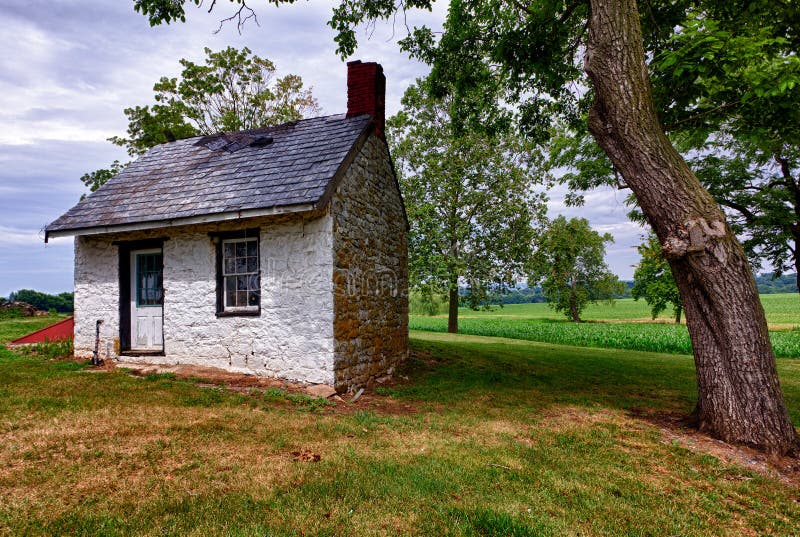 Old White House on Farmland Stock Photo - Image of barn, home: 19969198