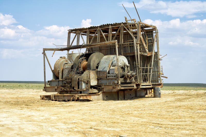 Old Winch with a Drilling Rig. Stock Photo - Image of heavy, petroleum ...