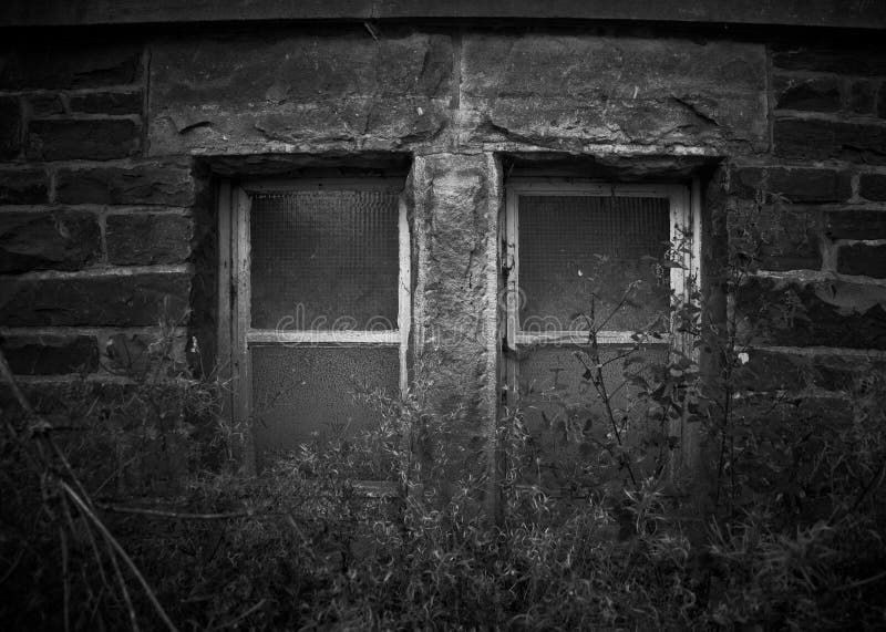 Old windows stock photo. Image of deteriorate, spooky - 332078778