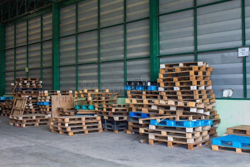 The Old Wood Pallets, Stacks of Old Pallets Stock Image - Image of ...