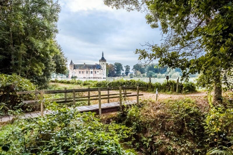 Bridge castle stock photo. Image of medieval, roof, park - 34892472