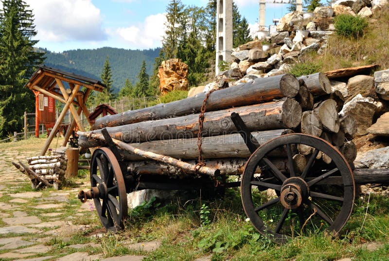 Old-fashioned wooden cart stock photo. Image of rusty - 16488896