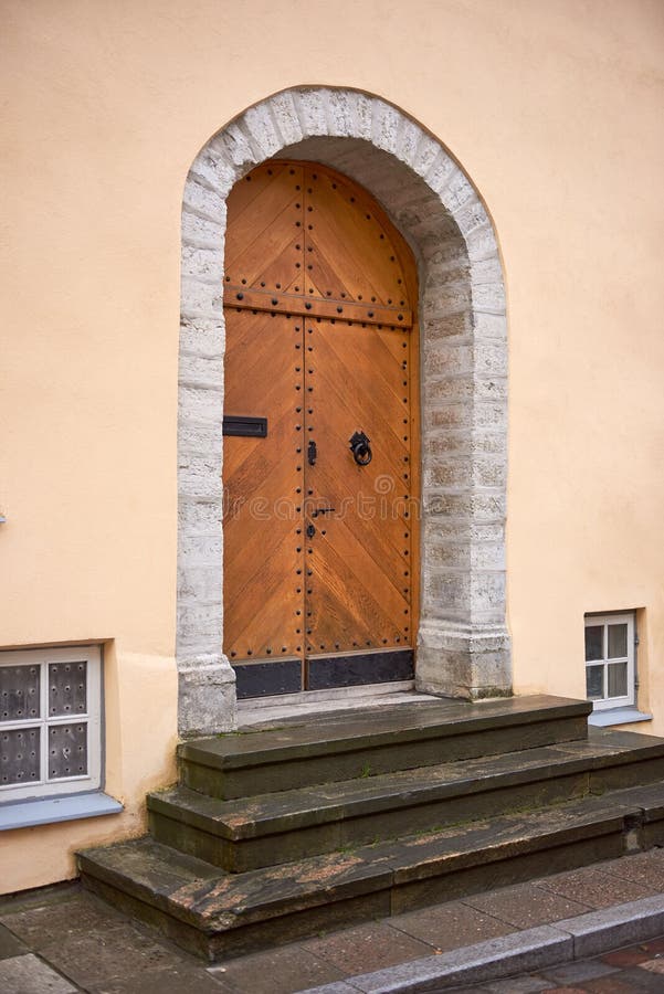 Old Wooden Door in Old Building. Stock Photo - Image of design, winter ...