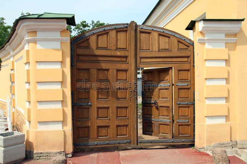 Old wooden gate stock image. Image of urban, russia, doorway - 6442489