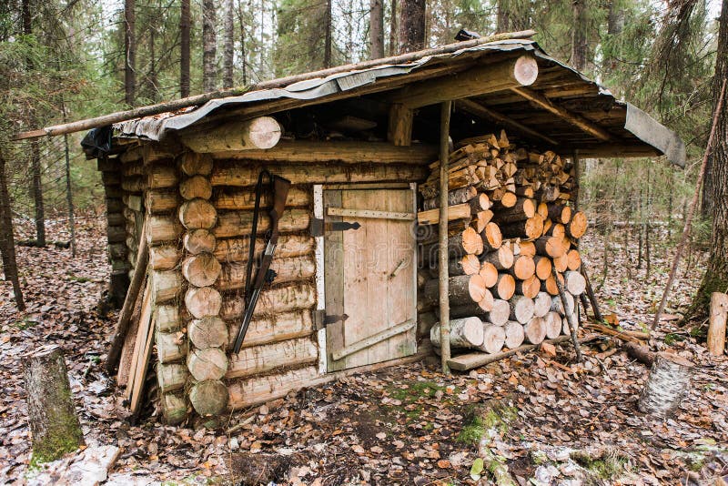 Old wooden hunting lodge stock image. Image of hang, lodge - 94374845