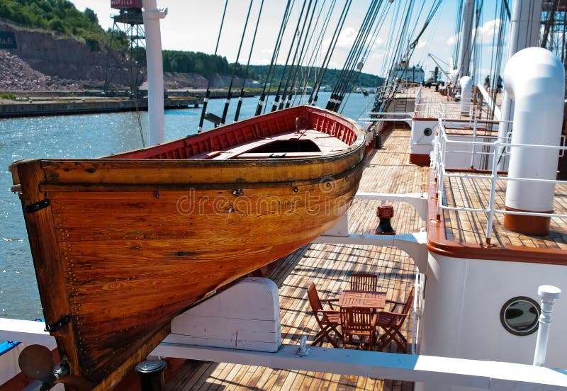 Old Wooden Lifeboat Stock Image - Image: 32721051