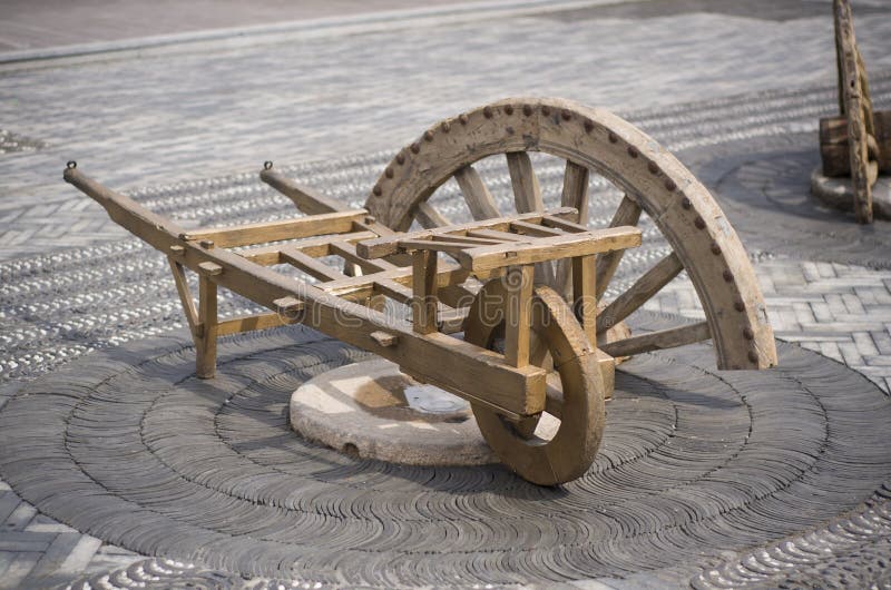 Old Wooden ONE-wheeled Cart Stock Photo - Image of chinese, bucket ...