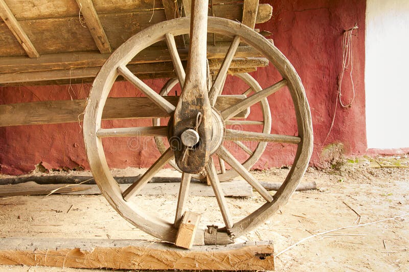 13+ Barn wooden wagon wheel Free Stock Photos - StockFreeImages