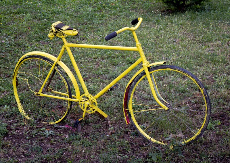 Old yellow bicycle stock photo. Image of decor, object - 80126386