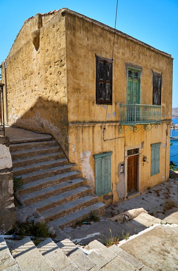 Old yellow building editorial photo. Image of ancient - 100064381