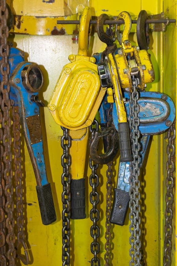 Old Yellow Manual Chain Winch Stock Image - Image of garden, winch ...