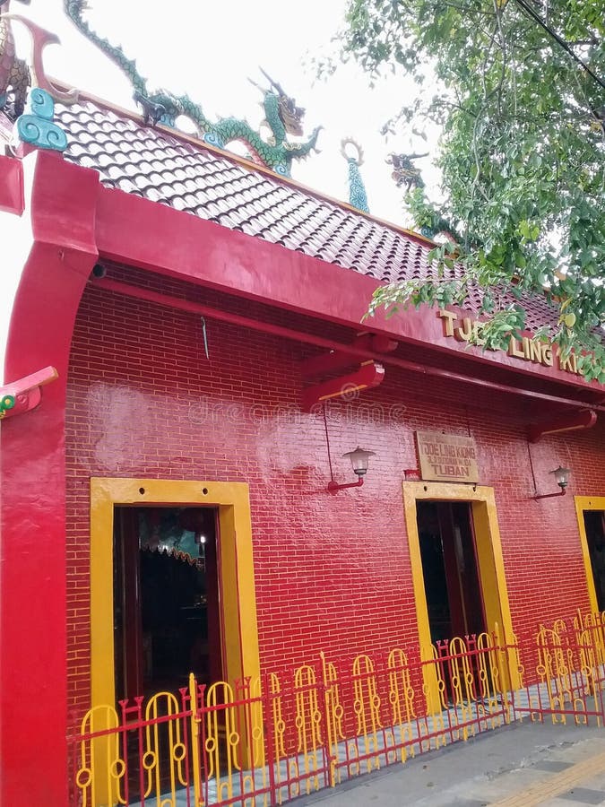 The Oldest Temple in Tuban, East Java, Has No Yard because of the ...