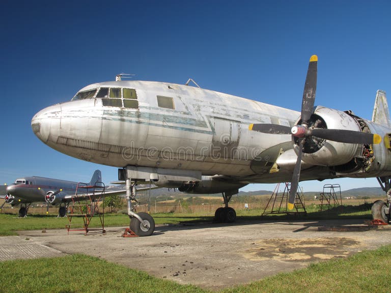 Oldtimer Aircraft on Airport Stock Image - Image of retro, airline ...