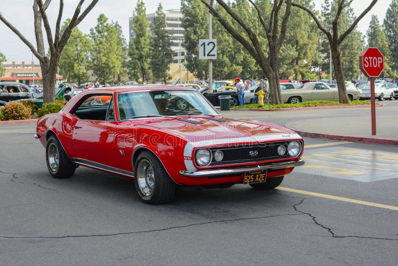 Oldtimer Chevrolets SS Camaro Auf Anzeige Redaktionelles Foto - Bild ...