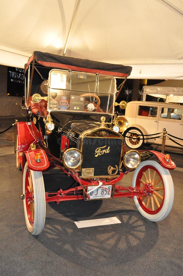 Oldtimer Ford Onder Eerste Modellen Redactionele Afbeelding - Image of ...
