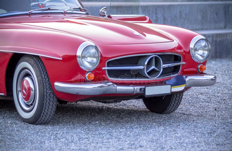 Oldtimer Mercedes editorial stock photo. Image of drive - 90214788