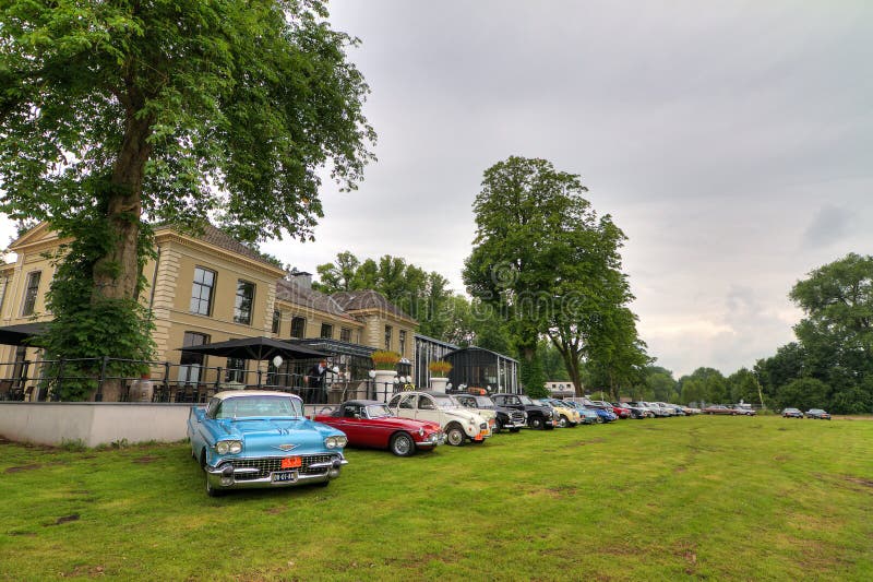 Oldtimers outside editorial stock image. Image of gathering - 35328279