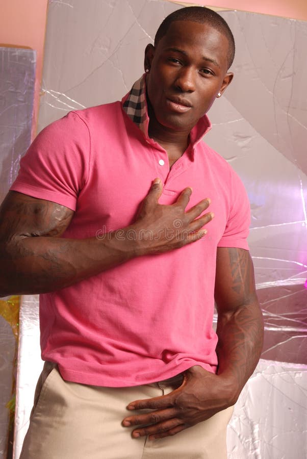 Olhar fixo masculino preto foto de stock. Imagem de educado - 9970906