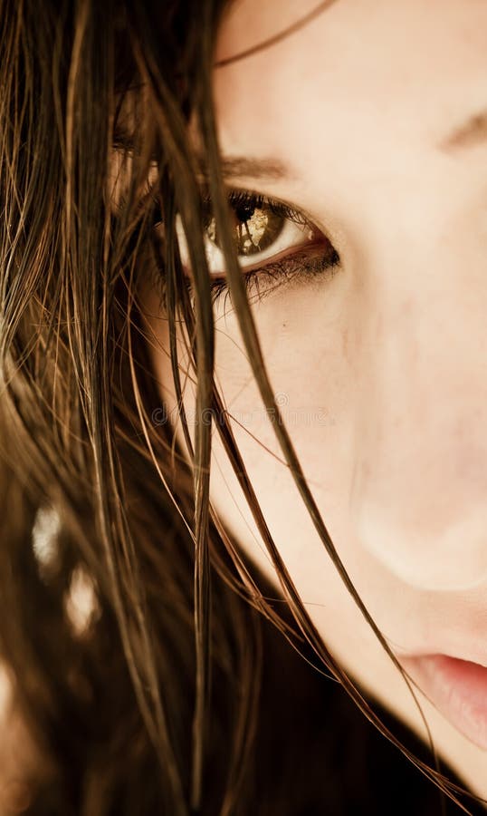 Homem olhando fixamente foto de stock. Imagem de postura - 5299906