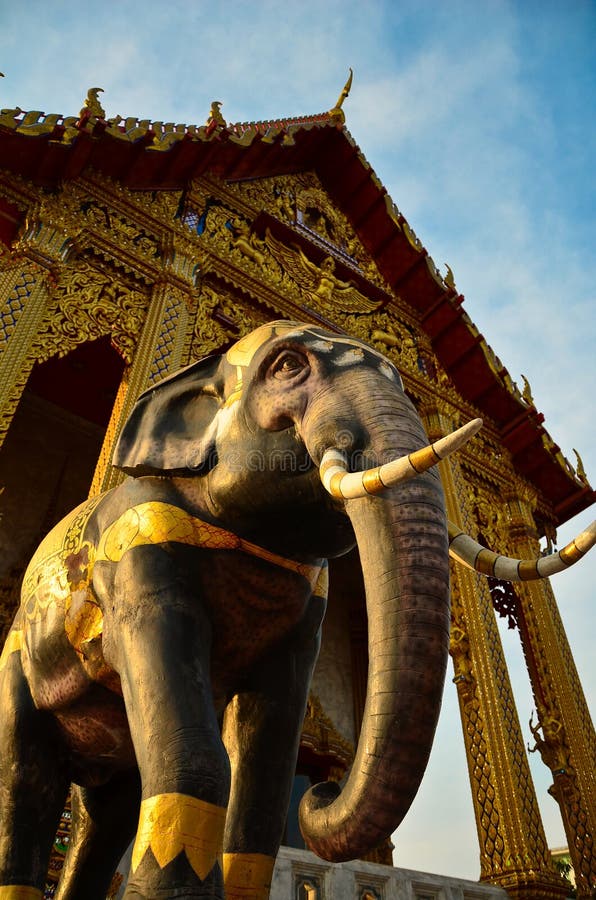 Olifant in De Tempel, Godsdienstig Symbool Stock Afbeelding - Image of ...