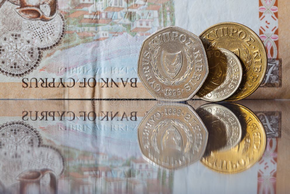 Olika Gamla Pengar Av Cypern Fotografering för Bildbyråer - Bild av ...