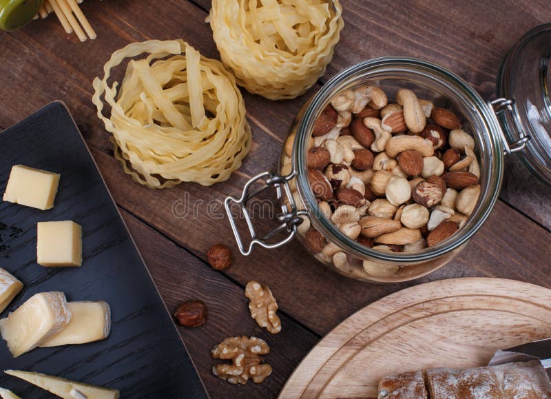 Olika ostar arkivfoto. Bild av grupp, olikt, medf8ort - 48941318