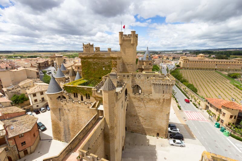 Olite in Navarra, Spagna immagine stock. Immagine di costruzione - 81218881