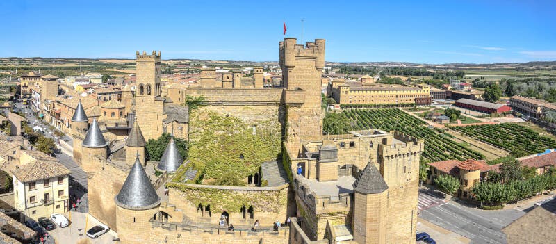 Olite, Spain - Aug 31, 2022: Palace of the Kings of Navarre of Olite ...