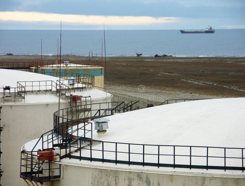 Oljeterminal fotografering för bildbyråer. Bild av station - 14150627