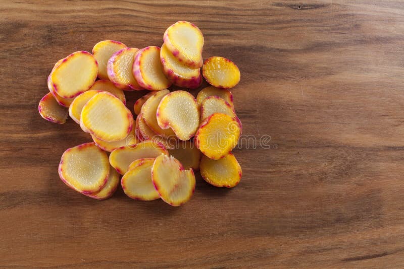 Olluco peruano foto de archivo. Imagen de rosa, tubérculo - 91199854