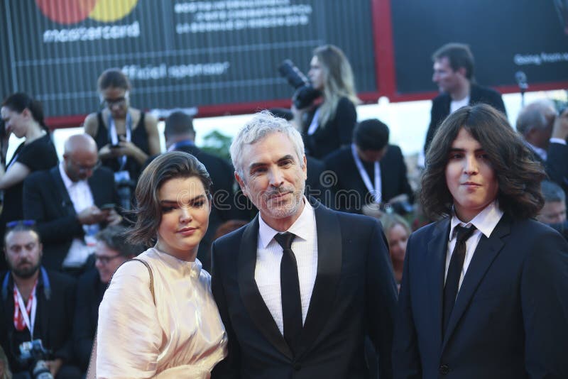 Tess Bu Cuaron, Alfonso Cuaron Y Olmo Teodoro Cuaron Foto de archivo ...