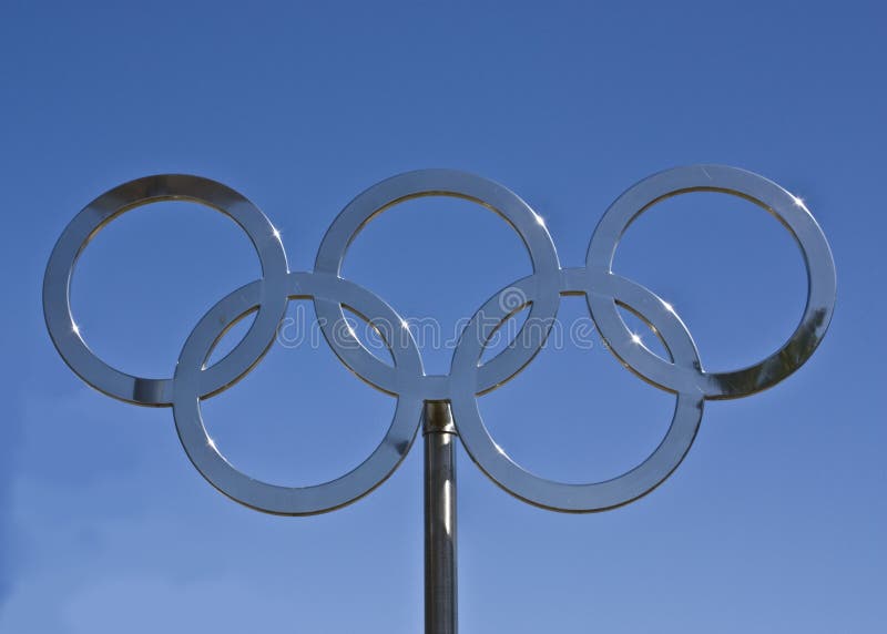 Olympische Ringe redaktionelles stockfotografie. Bild von montreal ...